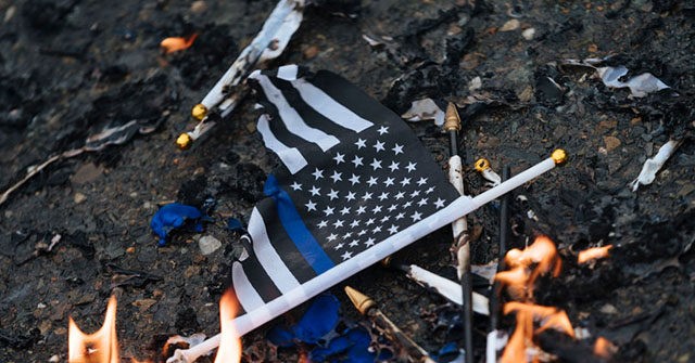 VIDEO: Florida HOA Tells Man to Remove 'Thin Blue Line' Fl