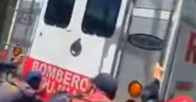 Venezuela: Man Arrested for Filming Ambulance Running Out of Gas