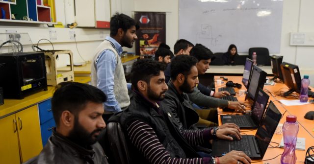 Amazon's 'Just Walk Out' AI Shopping Tech Relies Heavily on 1,000 ...