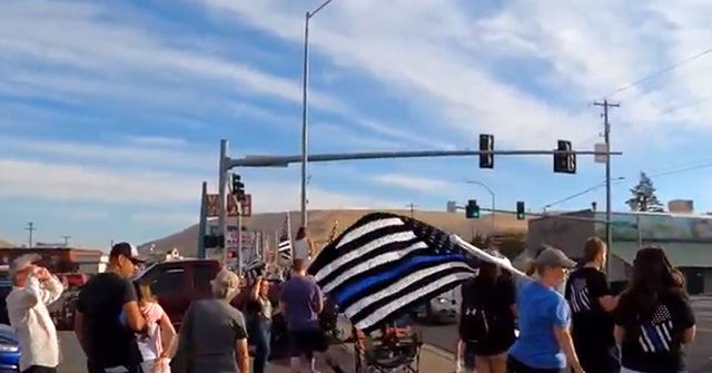 VIDEO: Hundreds Gather for 'Back the Blue' Rally in Washington State