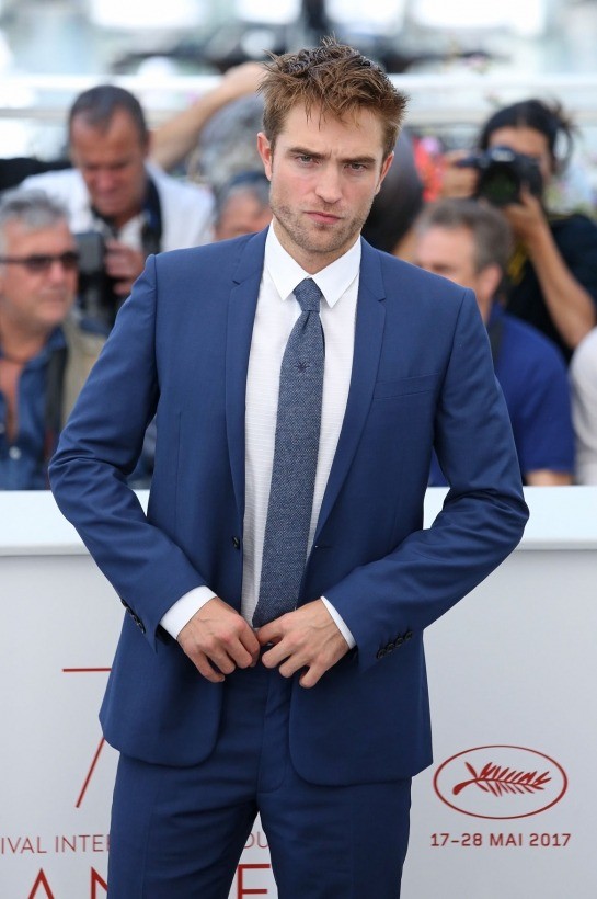 'The Batman': Director Matt Reeves releases new logo, artwork - Breitbart