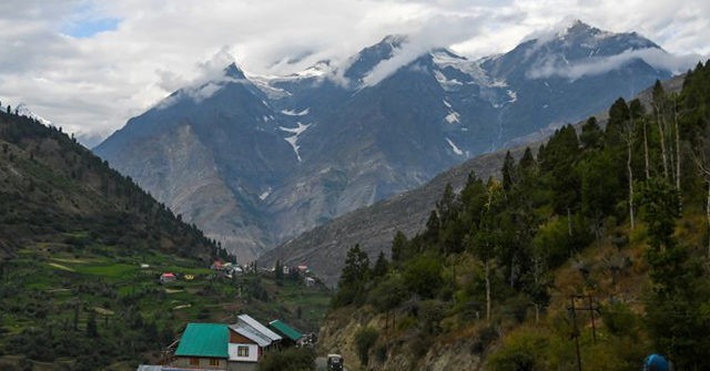 Report: China Deploys 35 Tanks Along Himalayan Border with India