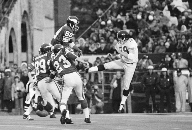 Matt Blair, star linebacker for Vikings, dies at 70 - Breitbart