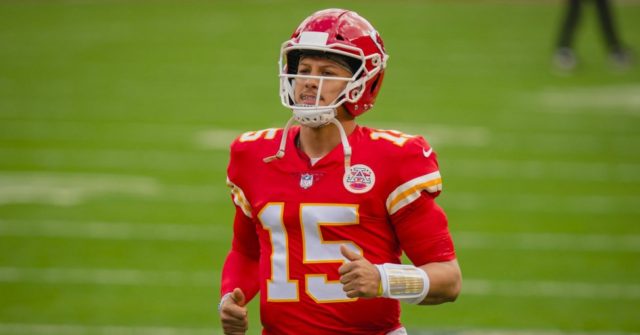 QB Patrick Mahomes manages anger with teammates to complete comebacks ...
