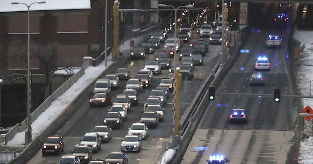 Monday Morning: 4 Shot, 1 Killed, on Chicago Expressway