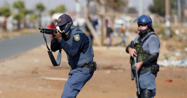Vigilantes Fire on Looters as Mob Violence Rocks South Africa: Reports