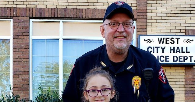 VIDEO - Texas Girl Raises $1K for First Responders: 'We Are Overwhelmed'