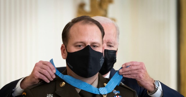 Alwyn Cashe, Christopher Celiz, Earl Plumlee Receive Medal of Honor