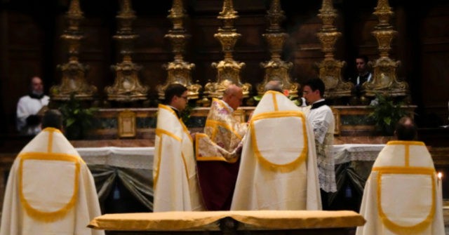 AP Lauds Pope Francis’s Crackdown on Latin Mass as Highlight of 2021