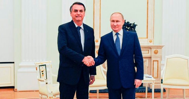 Brazil's Bolsonaro Lends Russia 'Solidarity' in Meeting with 'Friend' Putin