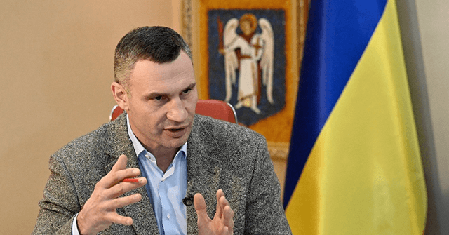 Kyiv Mayor and Former Boxing Champ Vows to ‘Take Up Arms’ for Ukraine
