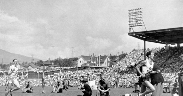 John Landy, pursuer of Bannister's 4-minute mile, dies at 91 - Breitbart