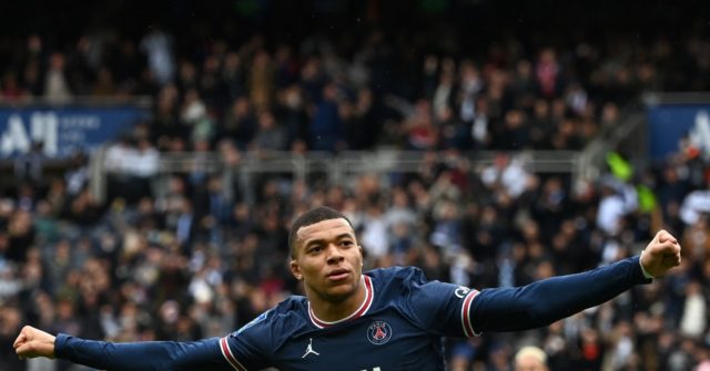 Messi and Neymar jeered as PSG fans rage at European exit - Breitbart