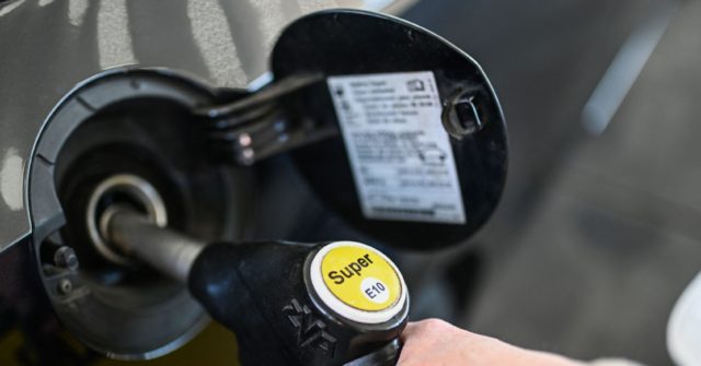 Russian Oil Embargo Could Lead to Fuel Shortages - Minister Admits