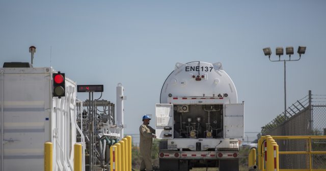 Fire at LNG terminal in Texas jolts residents, fuel markets - Breitbart