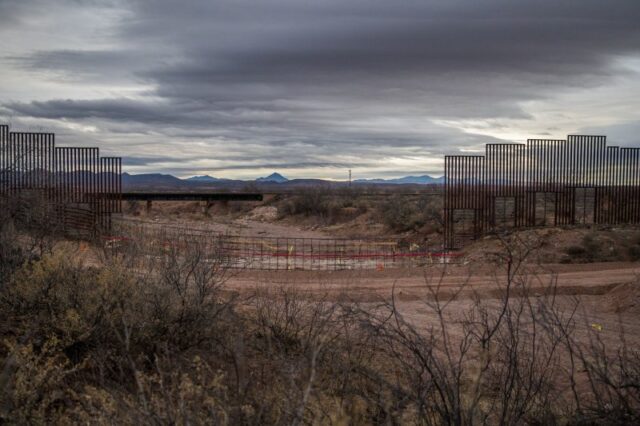 Children left in desert by smugglers, border officials say - Breitbart