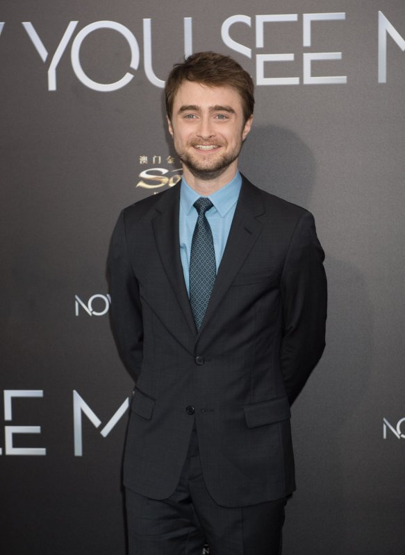 Daniel Radcliffe sings in 'Weird: The Al Yankovic Story' trailer ...
