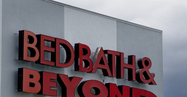Police Bed Bath Beyond Cfo Falls To Death From Nyc S Jenga Tower