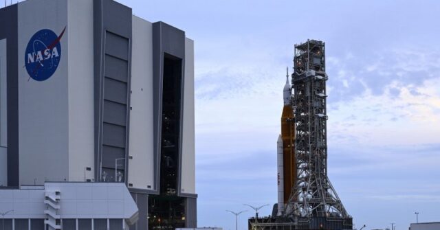 NASA postpones Crew-5 mission over Hurricane Ian - Breitbart