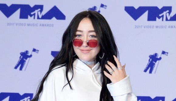 Noah Cyrus releases debut album, 'I Just Want a Lover' music video - Breitbart