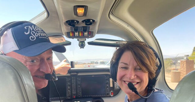 Masters: Mark Kelly's Plane Rentals Raise 'Appearance of Impropriety'