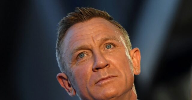 Bond star Daniel Craig receives same medal as 007 - Breitbart Bond star Daniel Craig receives same medal as 007 - Breitbart