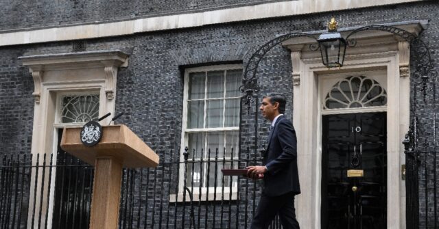 Sunak ditches Truss's signature twisted wood podium - Breitbart