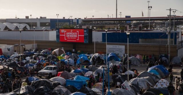 Border crossing deaths reach record-high of 853 over past 12 months ...