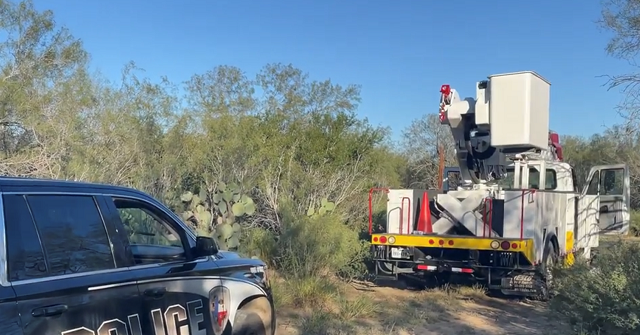 Human Smuggler Flees Texas Police in Cloned Bucket Truck