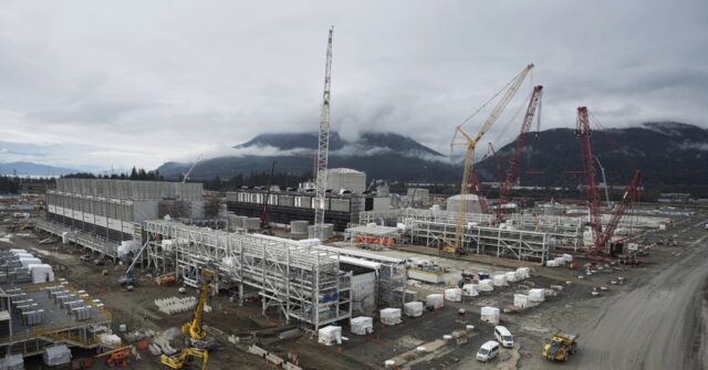 Report: War-triggered gas boom threatens world climate goal - Breitbart