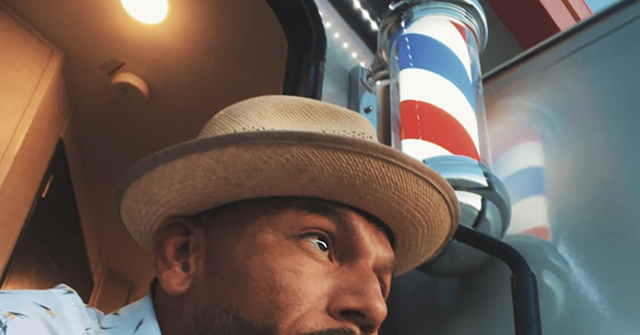 WATCH: Barber Offers Haircuts in Exchange for Prayer to Spark Faith