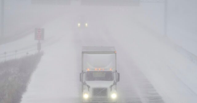 Christmas Storm: Hundreds of Thousands of Canadians Without Power