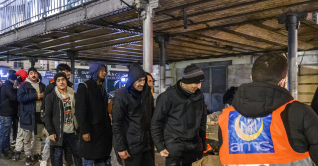 France Sees Near-Record High of 137,000 Migrant Asylum Claims in 2022