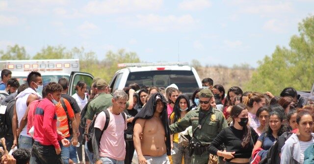 EXCLUSIVE: Border Patrol Sees Brief Lull in Large Migrant Group Crossings