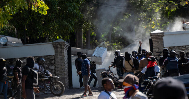 Haiti: Police Officer Riot Targets Prime Minister's House