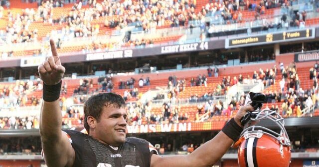 Ex-NFL Player Peyton Hillis to Make Full Recovery After Near Drowning Incident