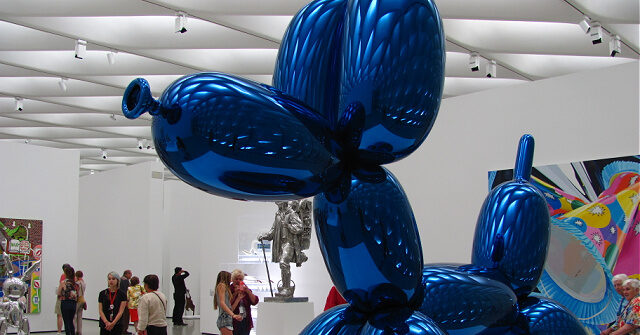 $42,000 'Balloon Dog' Sculpture Shatters After Being Accidentally Toppled