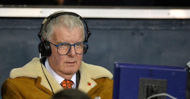 Prince William leads tributes after death of football commentator ...