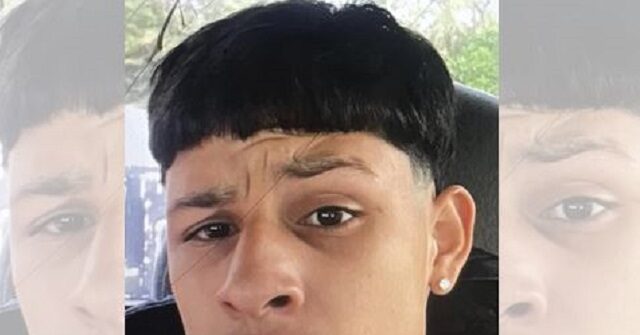 East Texas Sheriff Searching for Fleeing Murder Suspect