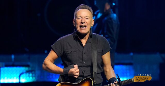 Biden to Honor Bruce Springsteen, Julia Louis-Dreyfus, Gladys Knight ...