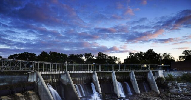 Last wild Atlantic salmon can survive Maine dams, feds say - Breitbart