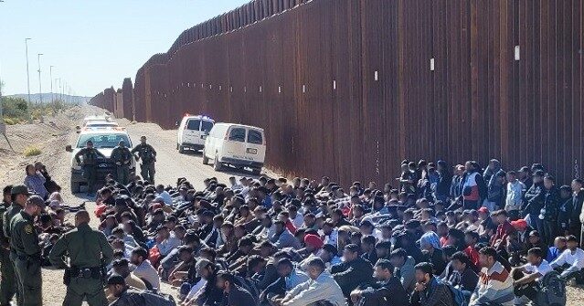 Arizona Border Sector Warns Large Migrant Groups as Desert Temps ...