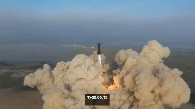 Starship Worlds Biggest Rocket Explodes During First Test Flight