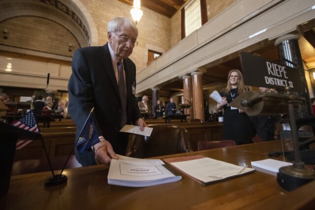 Nebraska lawmakers taking up debate on abortion restrictions - Breitbart