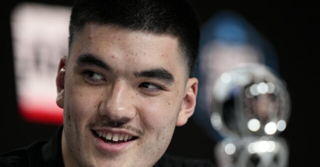 Purdue's Zach Edey wins Wooden Award as top hoops player - Breitbart