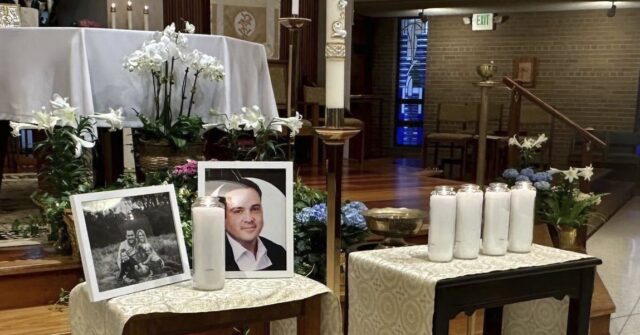 Leaning on faith, Louisville mourns victims of mass shooting - Breitbart