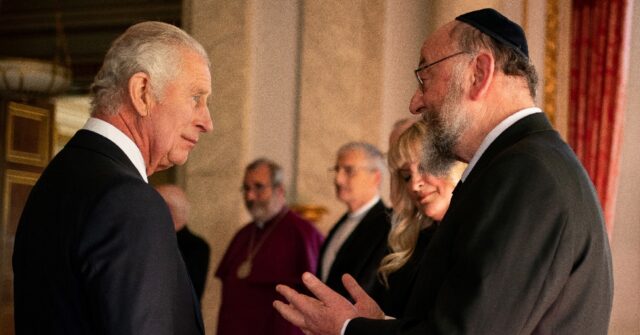 King Charles helps chief rabbi respect Shabbat at coronation - Breitbart