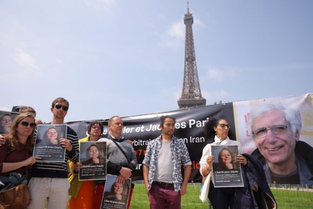 Dozens demand release of French detainees in Iran - Breitbart