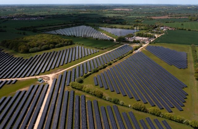 Solar investment outshines oil: IEA - Breitbart