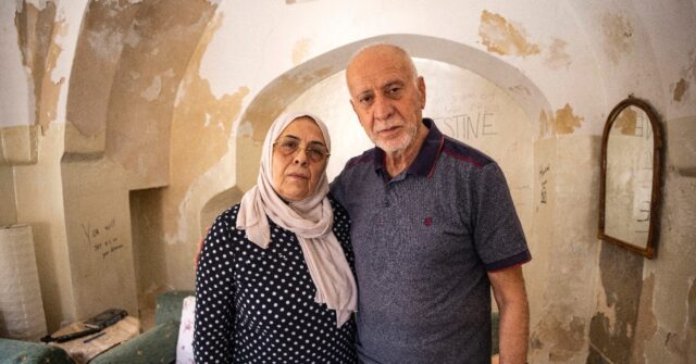 Palestinian couple brace for east Jerusalem eviction - Breitbart